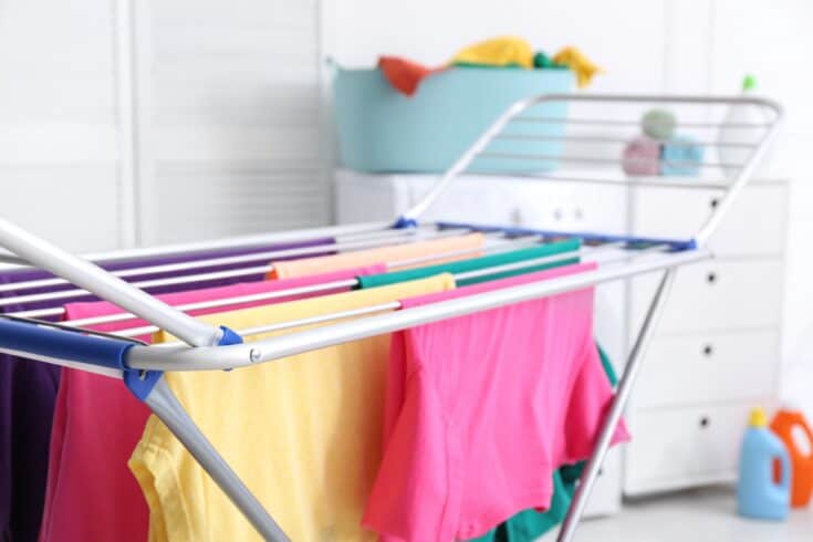 How To Dry Clothes FAST (It takes 2 min and actually works) – Organizing.TV