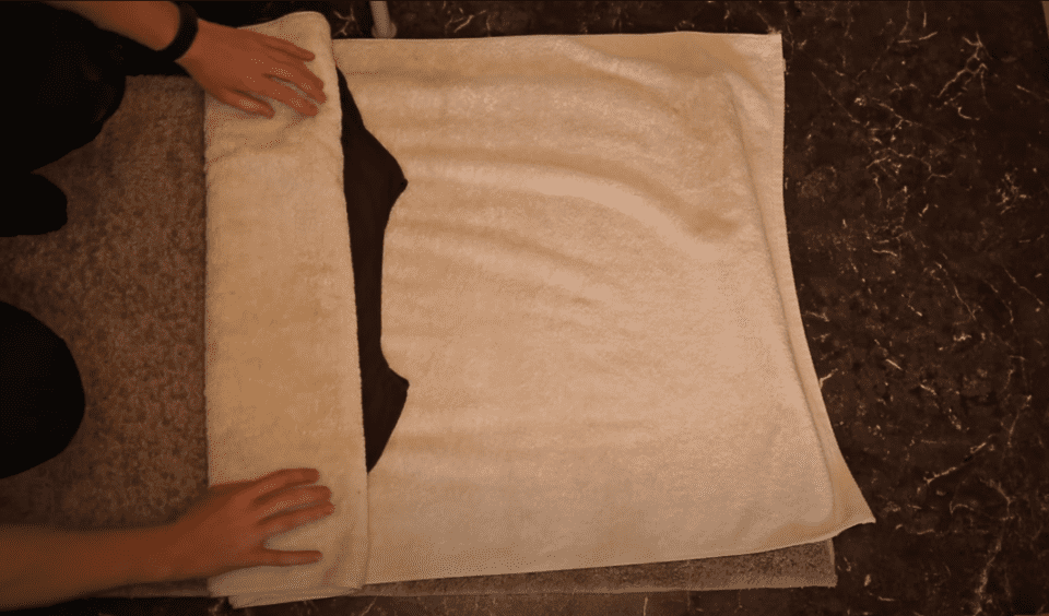 How To Dry Clothes FAST (It takes 2 min and actually works) – Organizing.TV