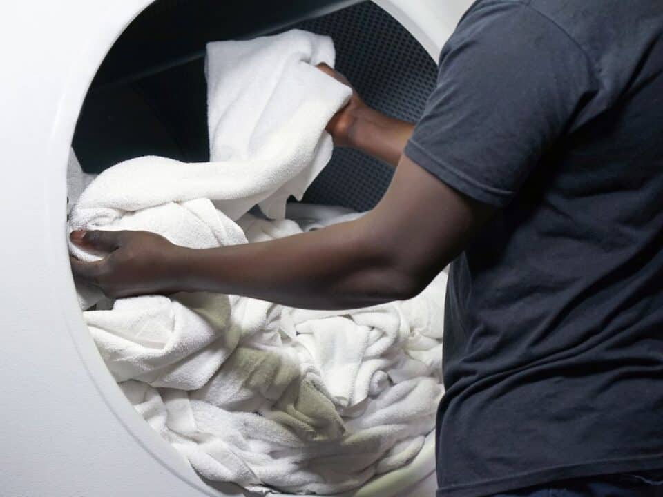 How to Use Hotel Laundry Services (Step-by-step guide) – Organizing.TV